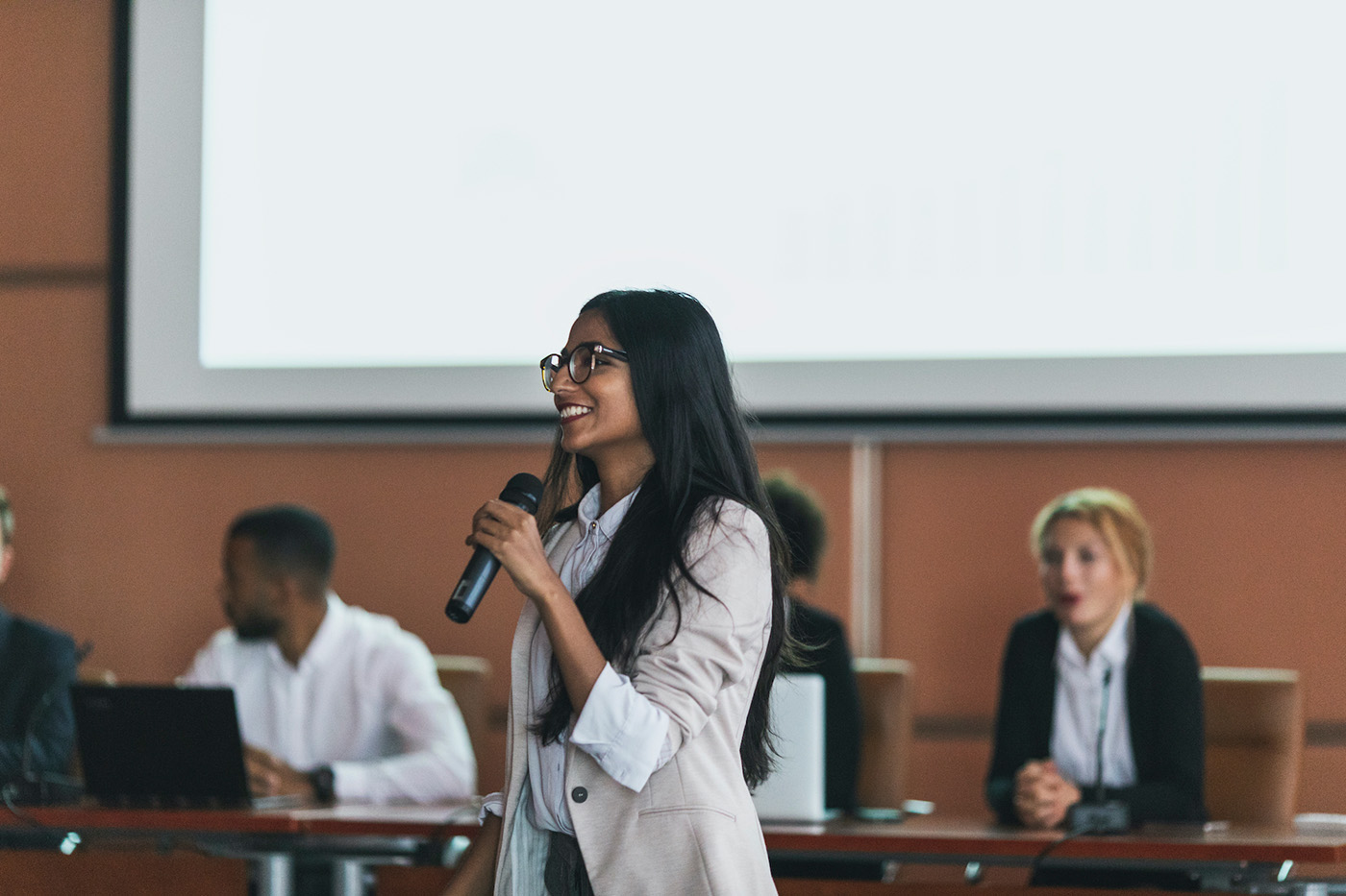 Presenting at a Hybrid Event or Meeting: Presentation Tips | Blog ...